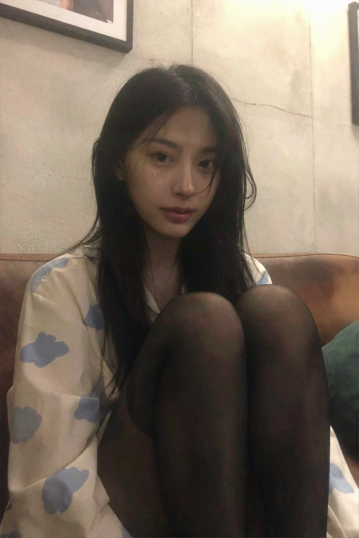 NiceGirls UltraReal - Z-Image (Aziatische editie) - Zit LoRA | AI Image ...