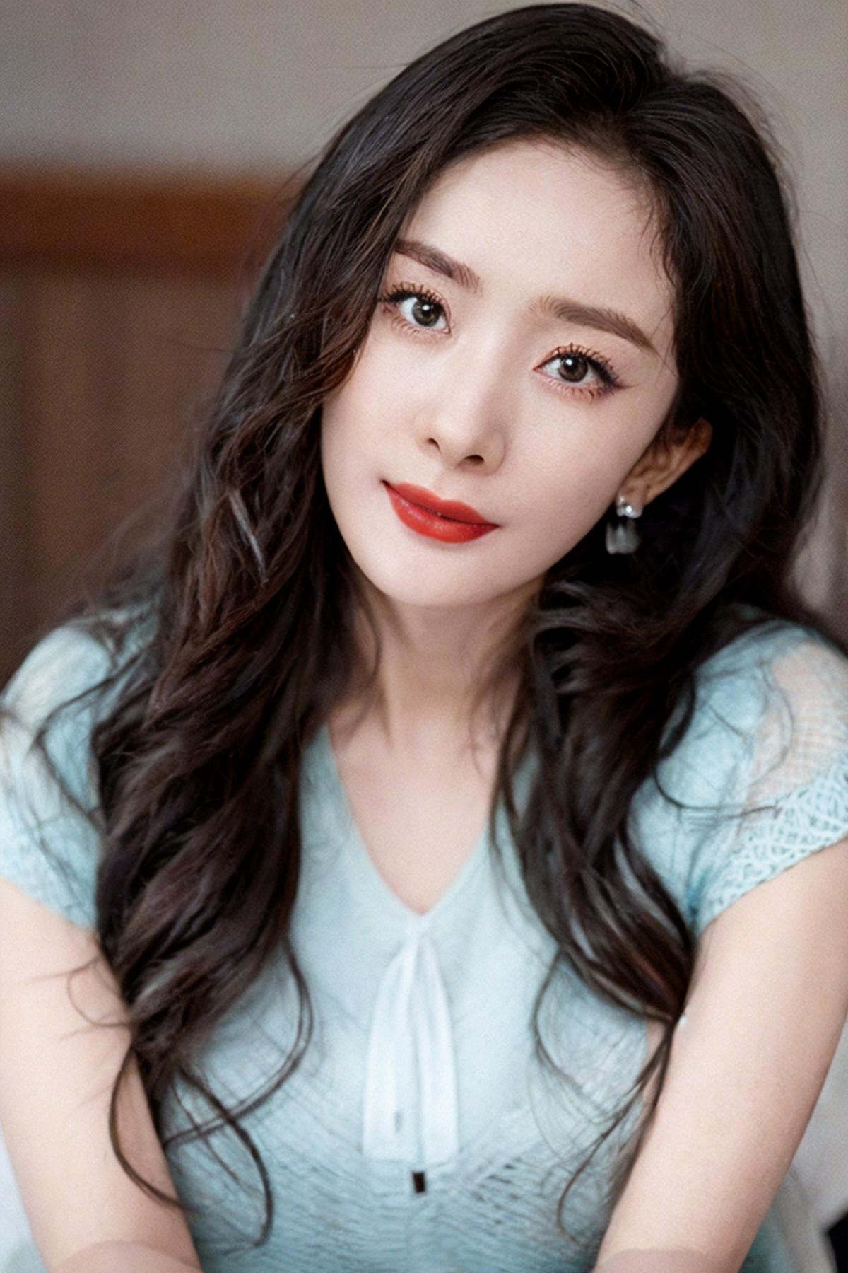 Chinese Idol - YangMi杨幂 - V36 | Stable Diffusion LoRA | Civitai